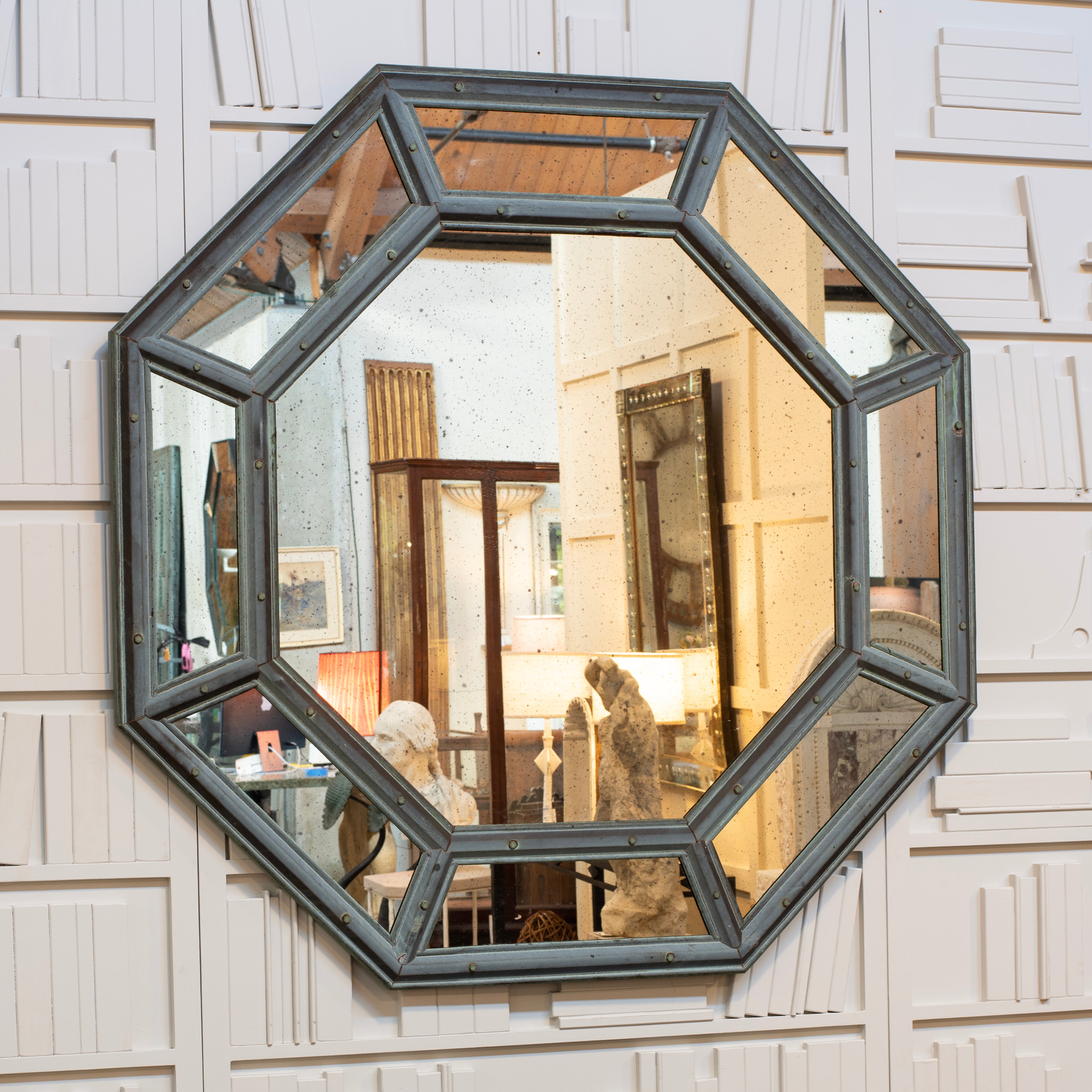 Anaconda Mirror – RT Facts