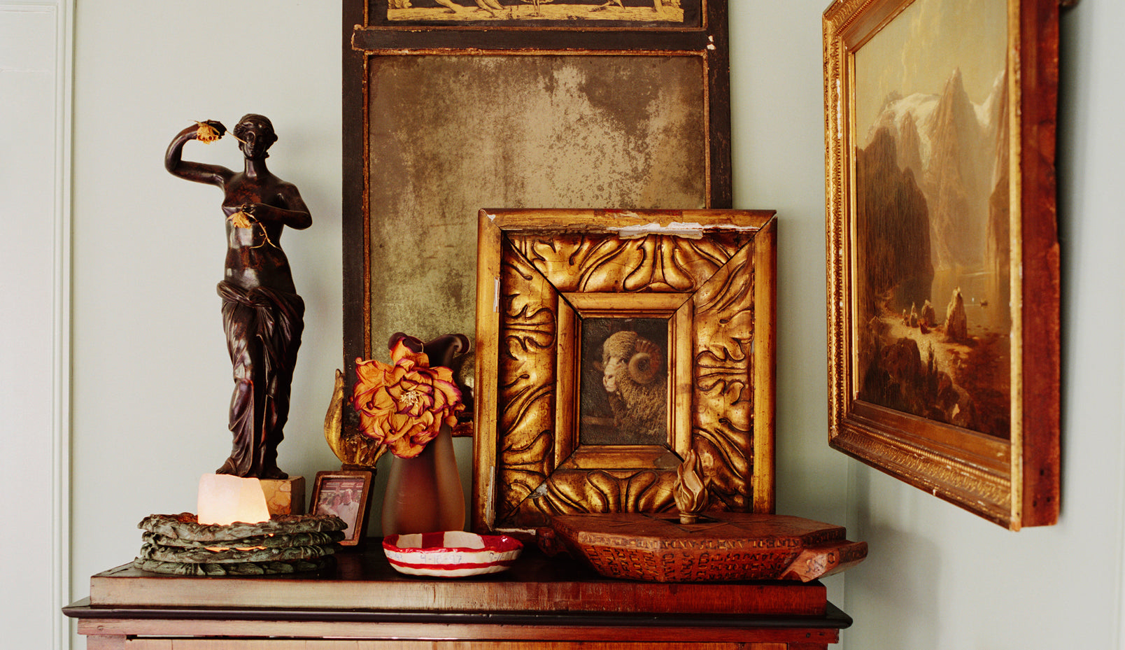 Antiques – RT Facts
