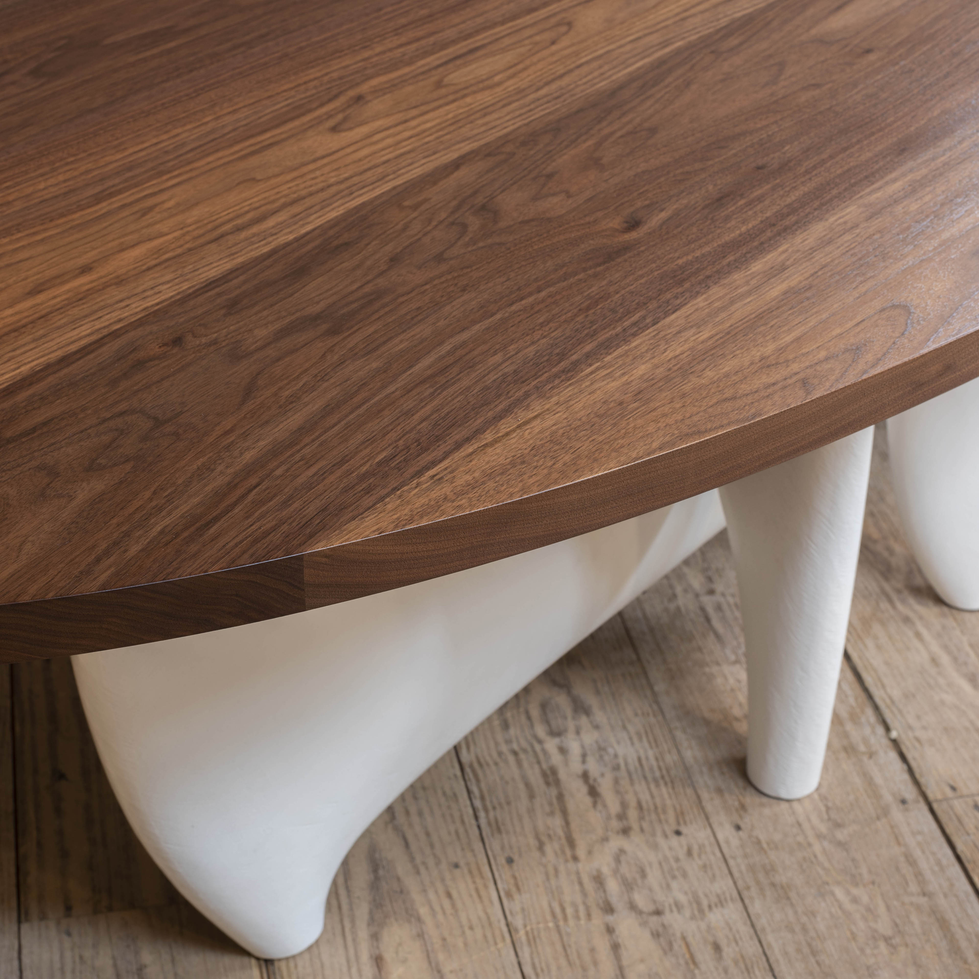 Sculpteur Tri Elongated Table – RT Facts