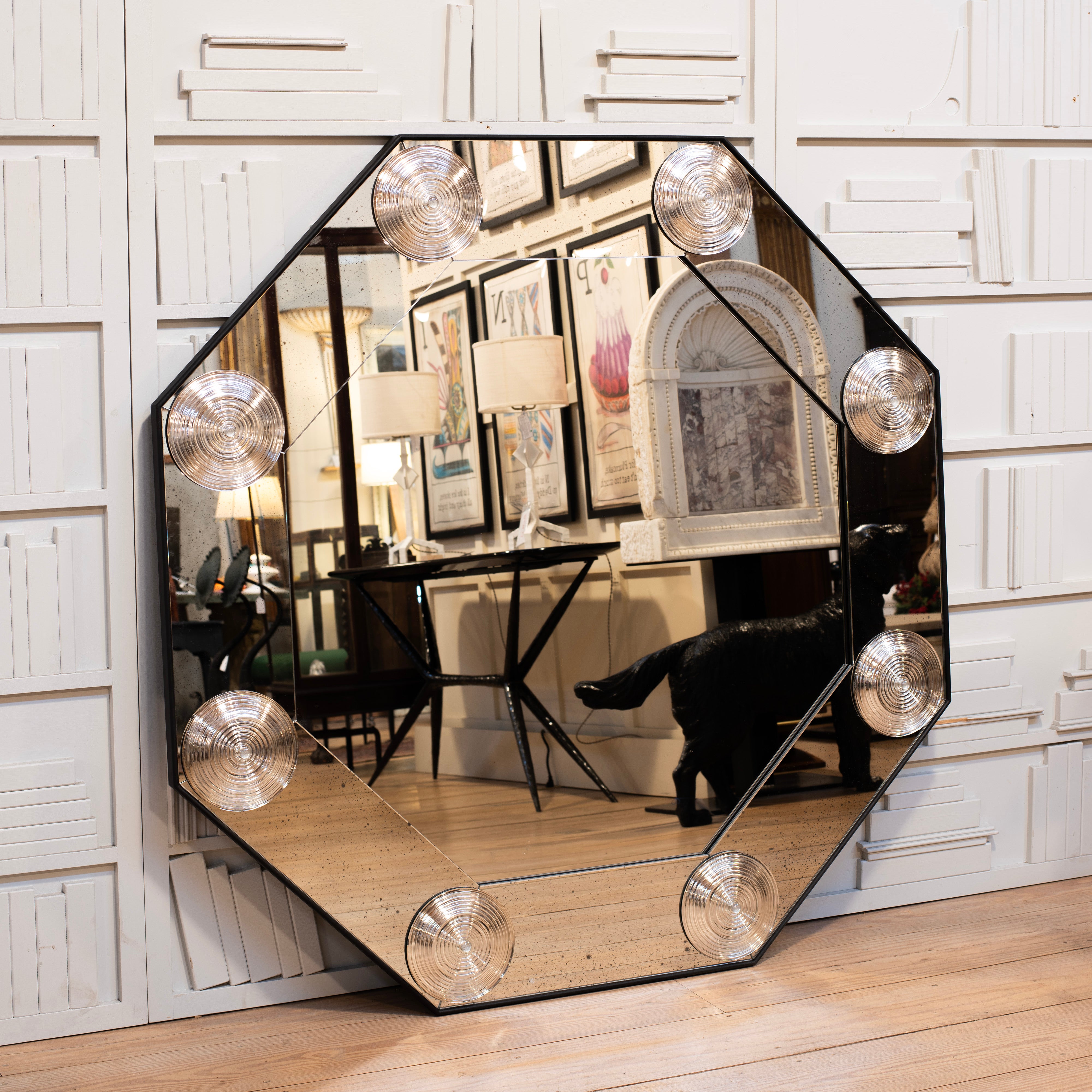 Bullseye Octagon Mirror – RT Facts