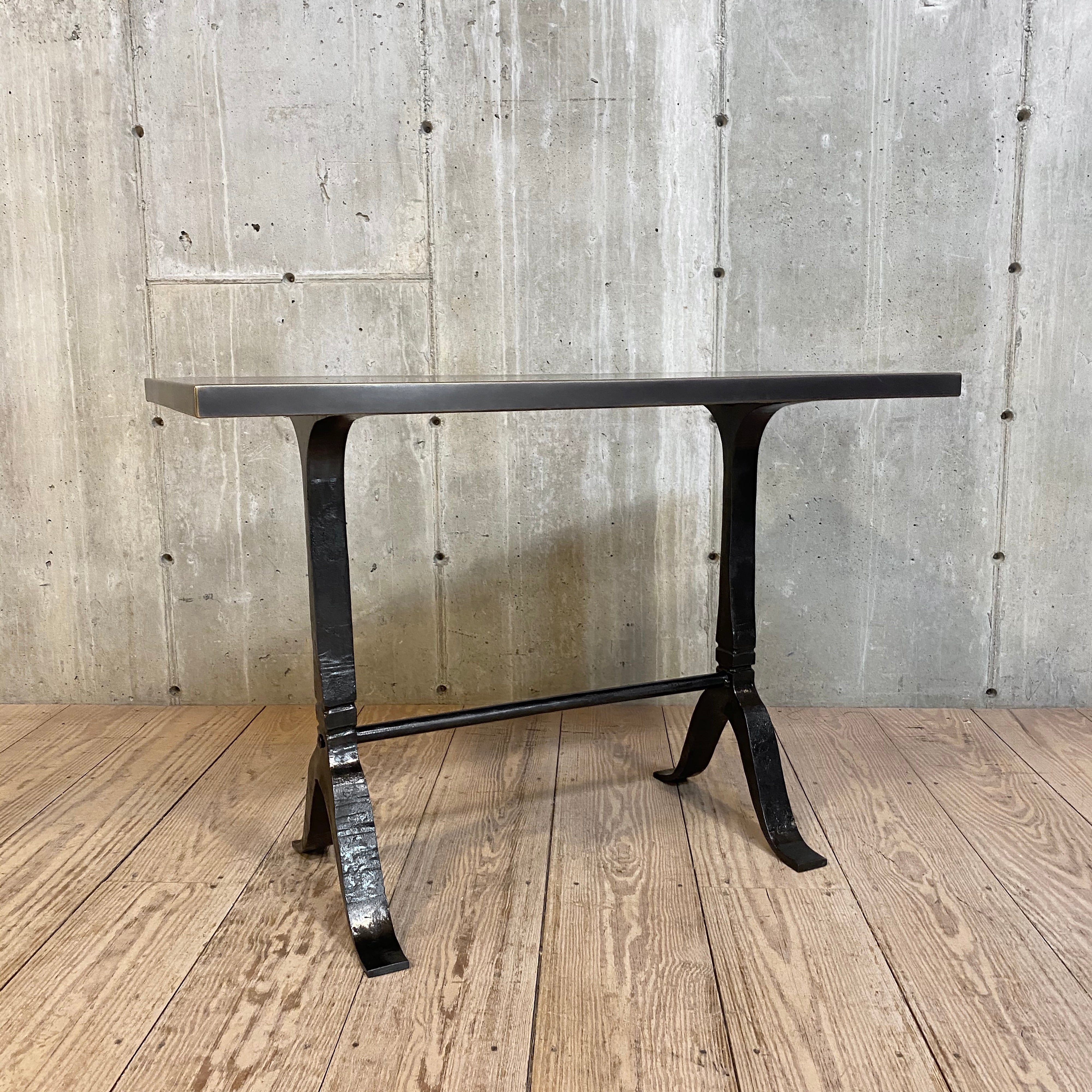 Wishbone Table – RT Facts