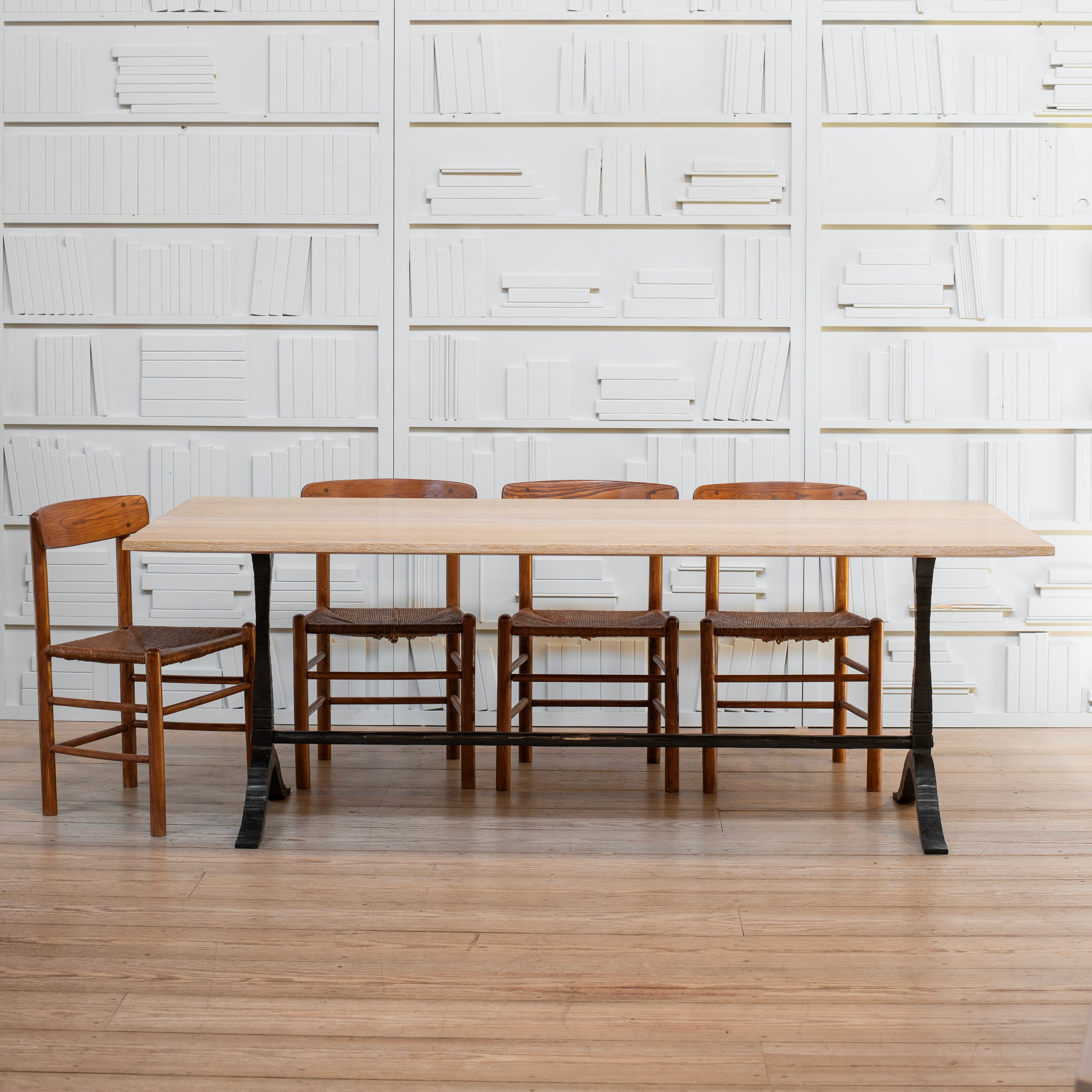 Wishbone Table – RT Facts