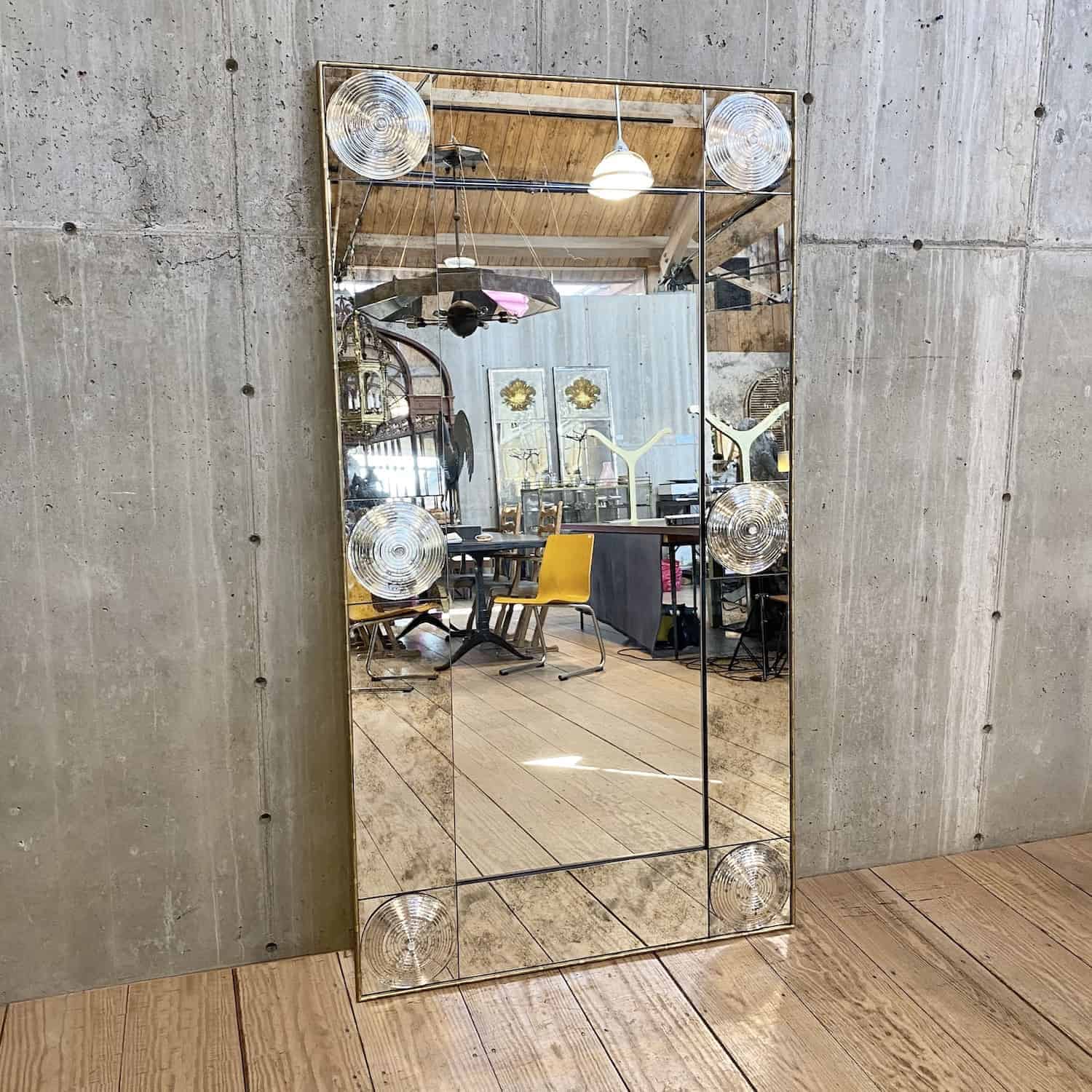 Bullseye Rectangle Mirror – RT Facts