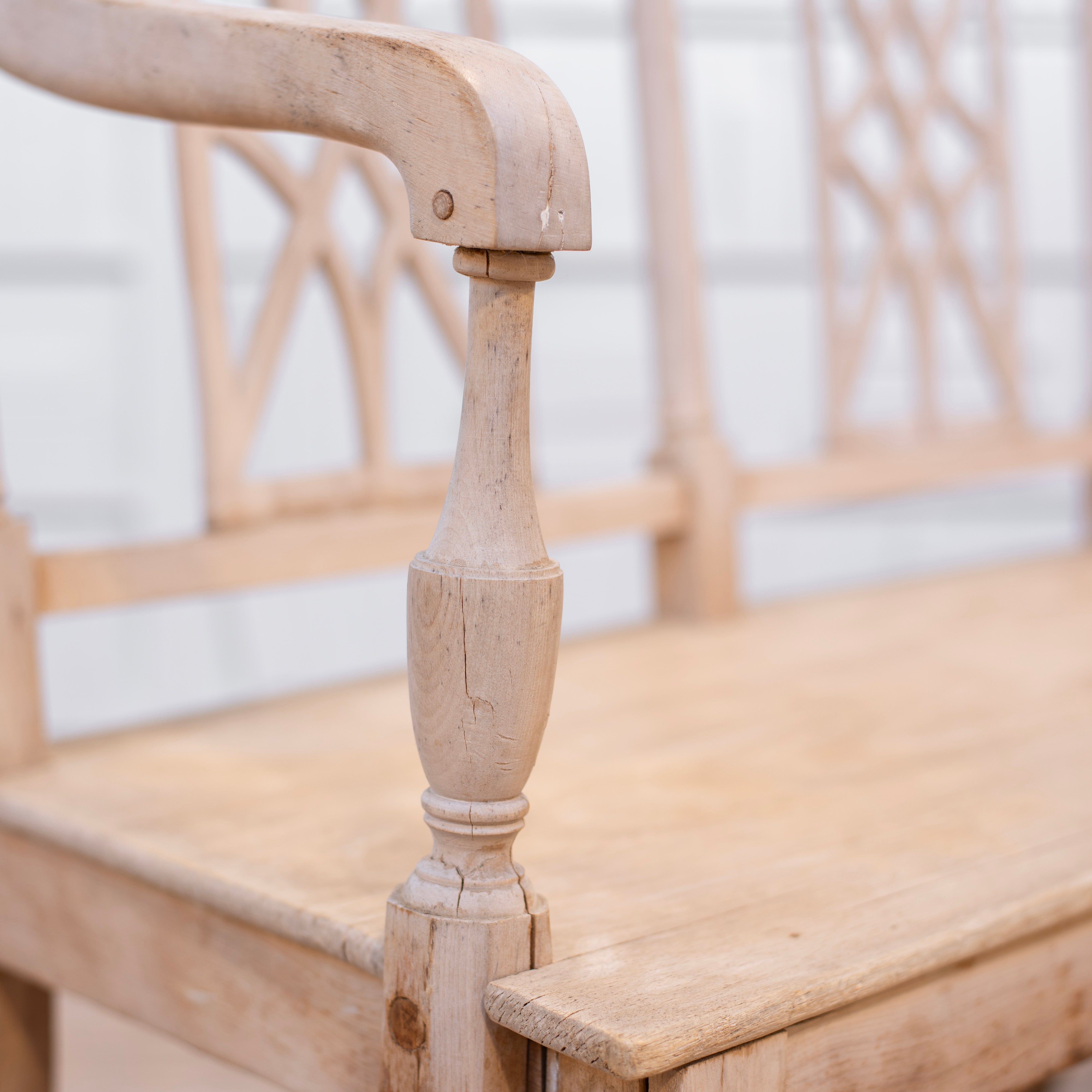 Antique White Washed Swedish Bench – RT Facts