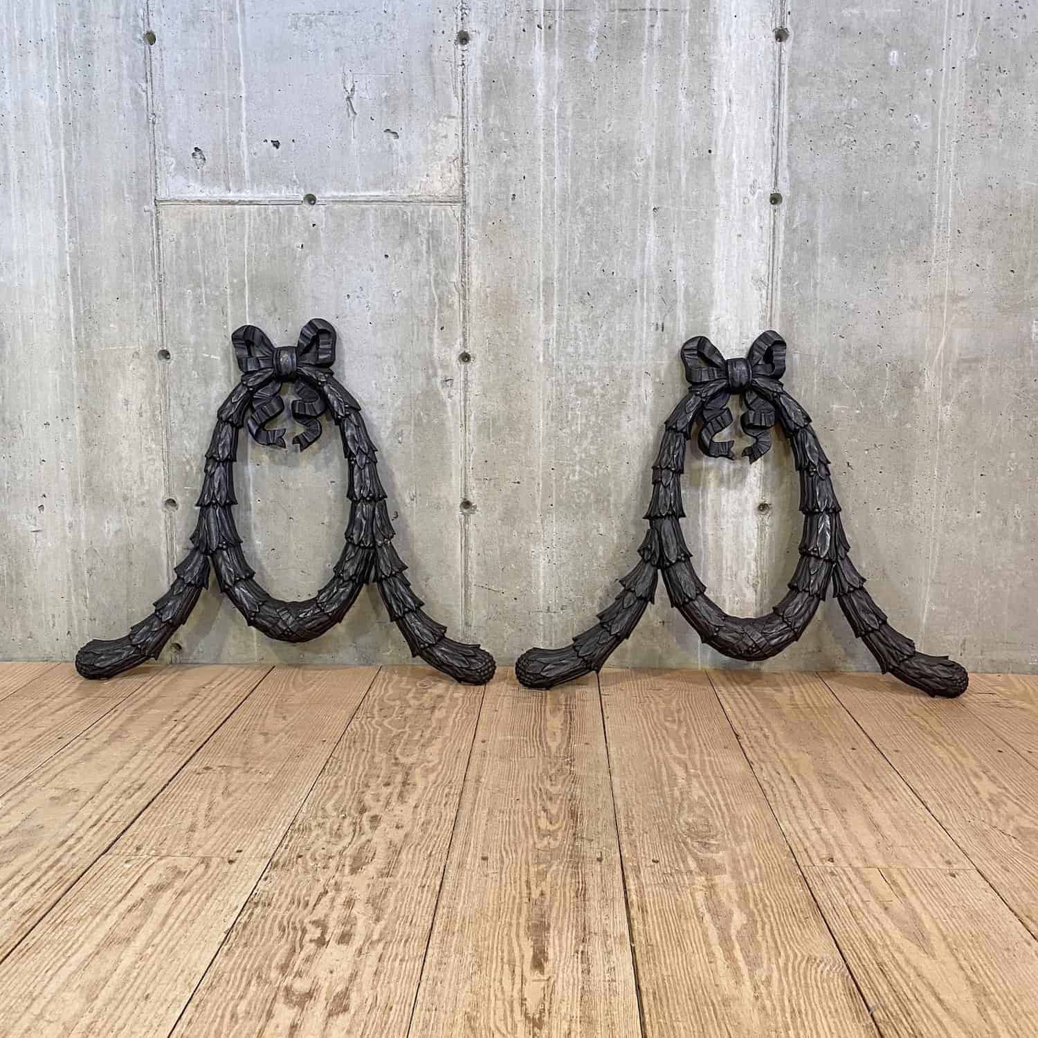 Pair of Blackened Cast Iron Laurel Swag Wreathes – RT Facts