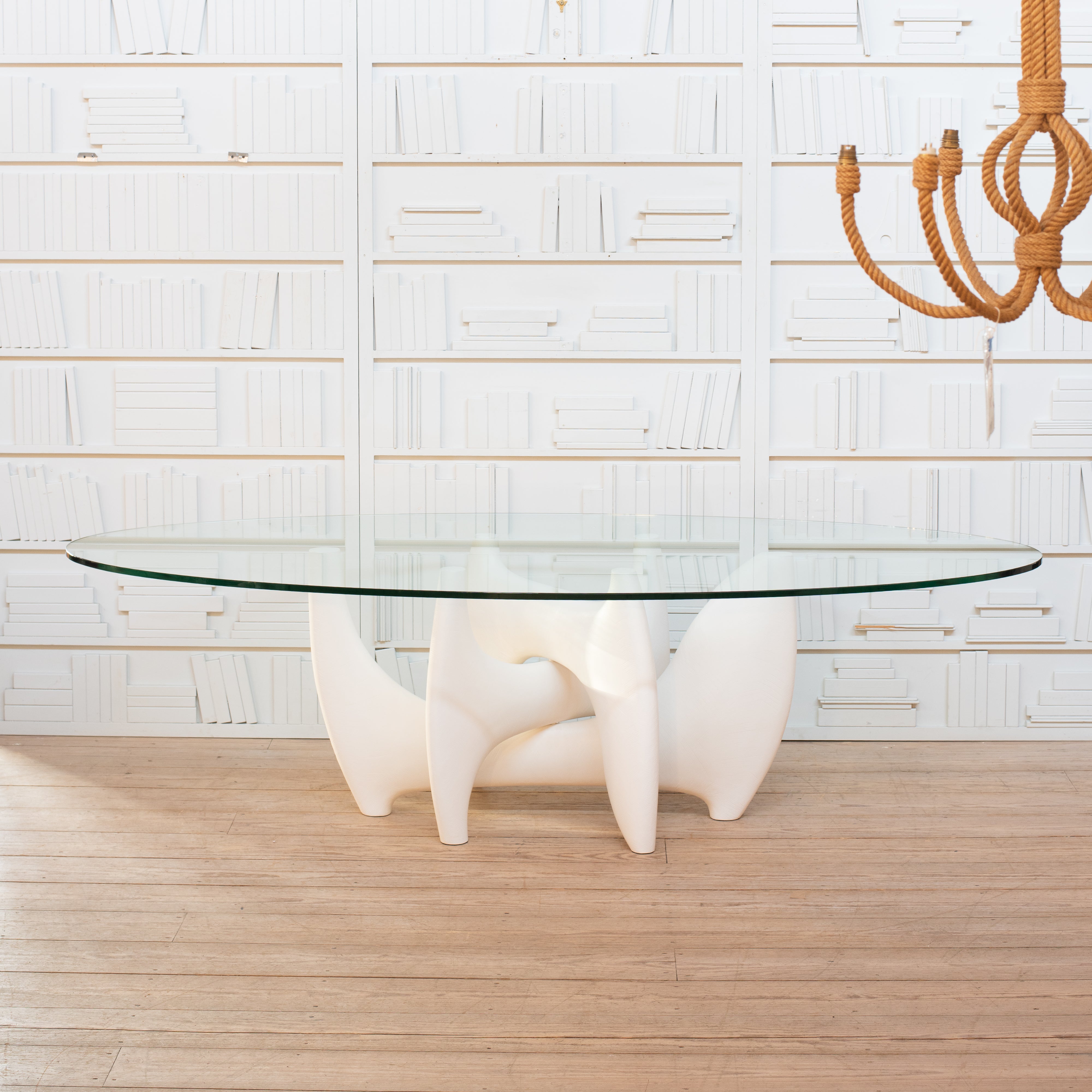 In Stock Tri Sculpteur Table with Elliptical Glass Top – RT Facts