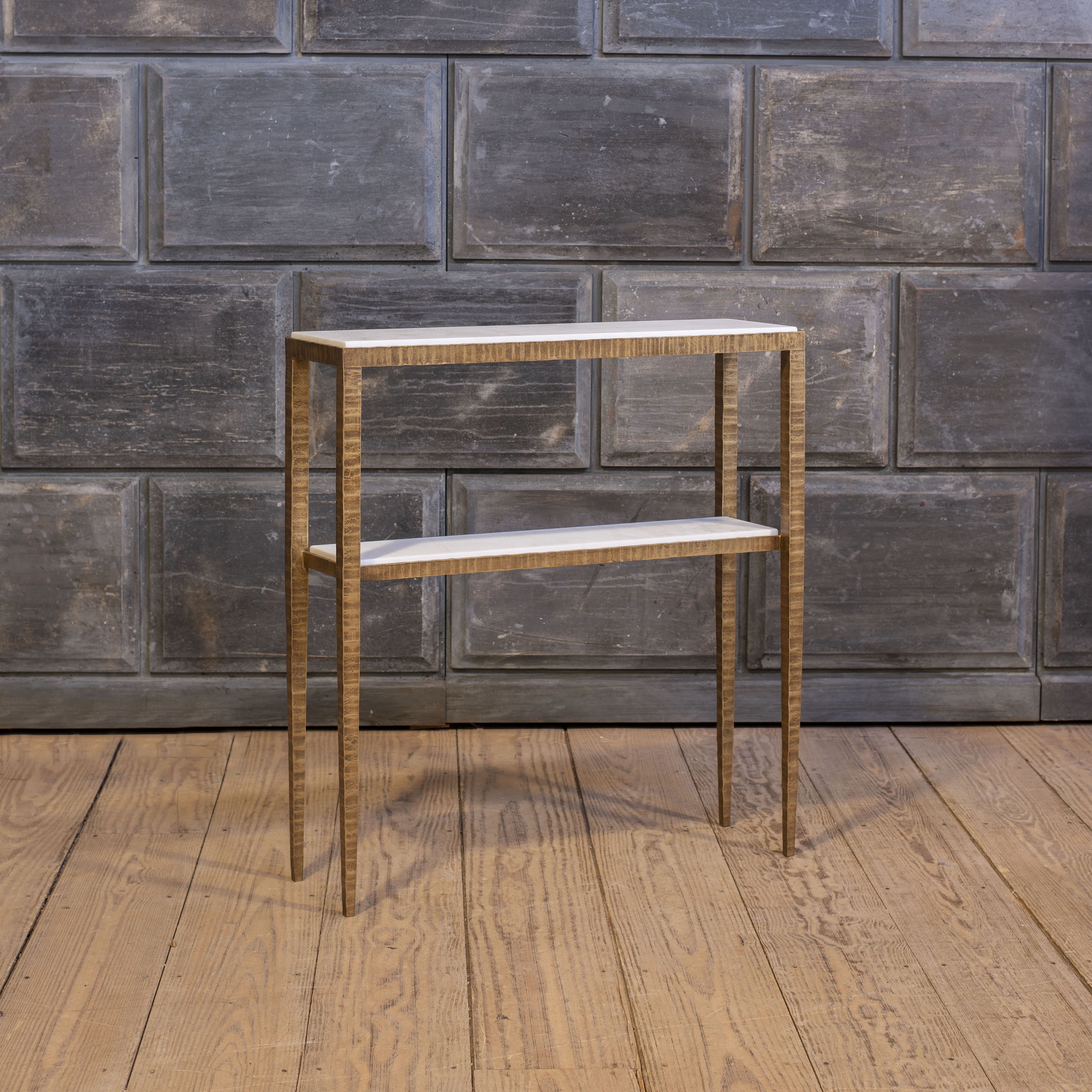 Tapered Console With Shelf – RT Facts