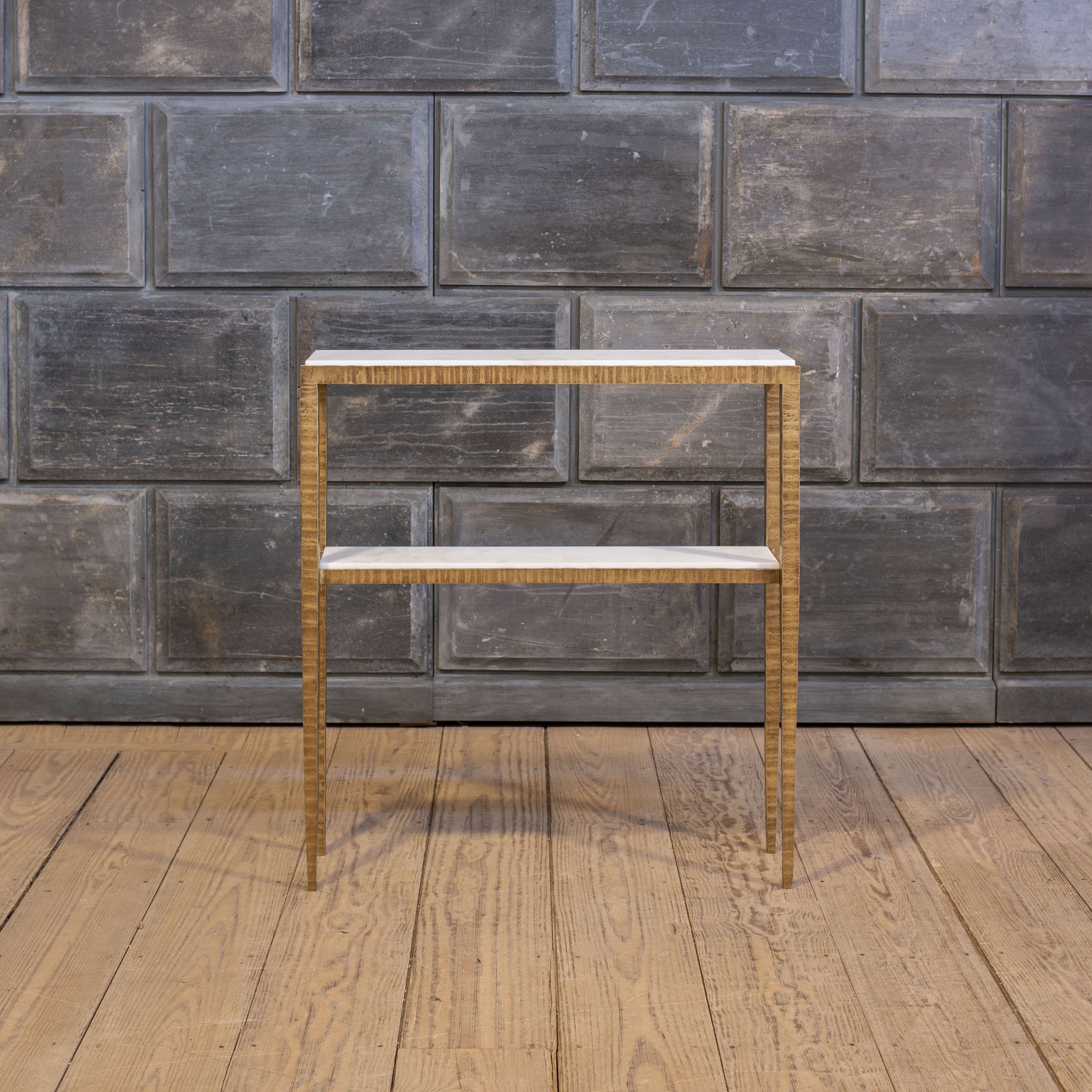 Tapered Console With Shelf – RT Facts